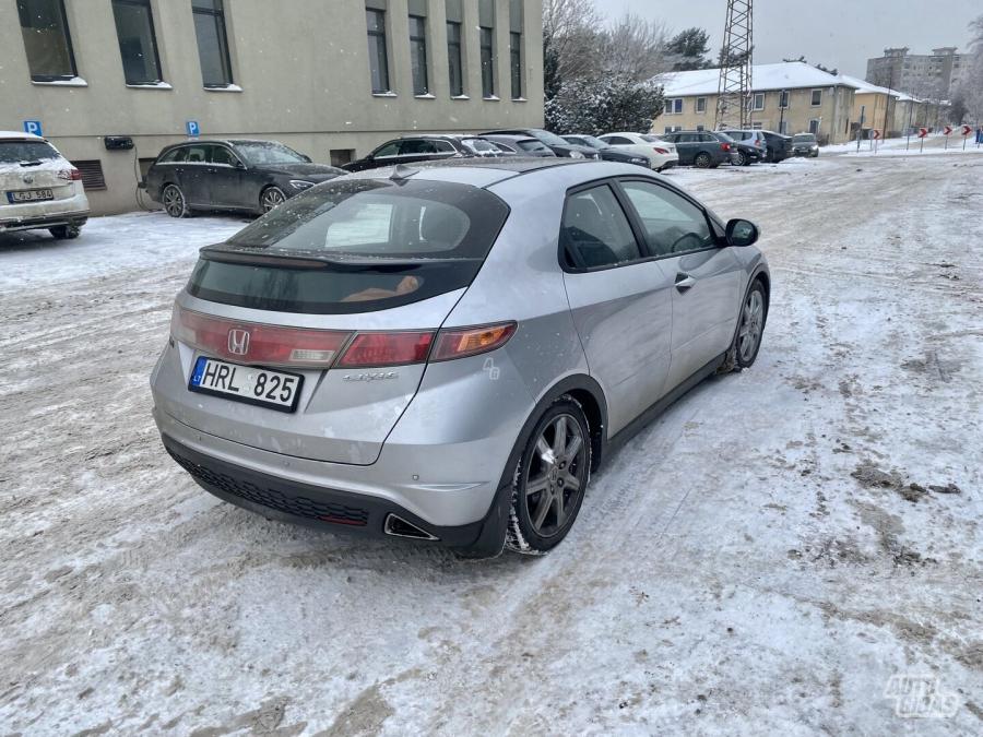 Honda Civic 2007 Kauņa, ar dzinēja tilpumu 1.80 L un nobraukumu 290 tūkst. km par 1050 €, foto 4 vietnē AUTOMOTO.COM.LV