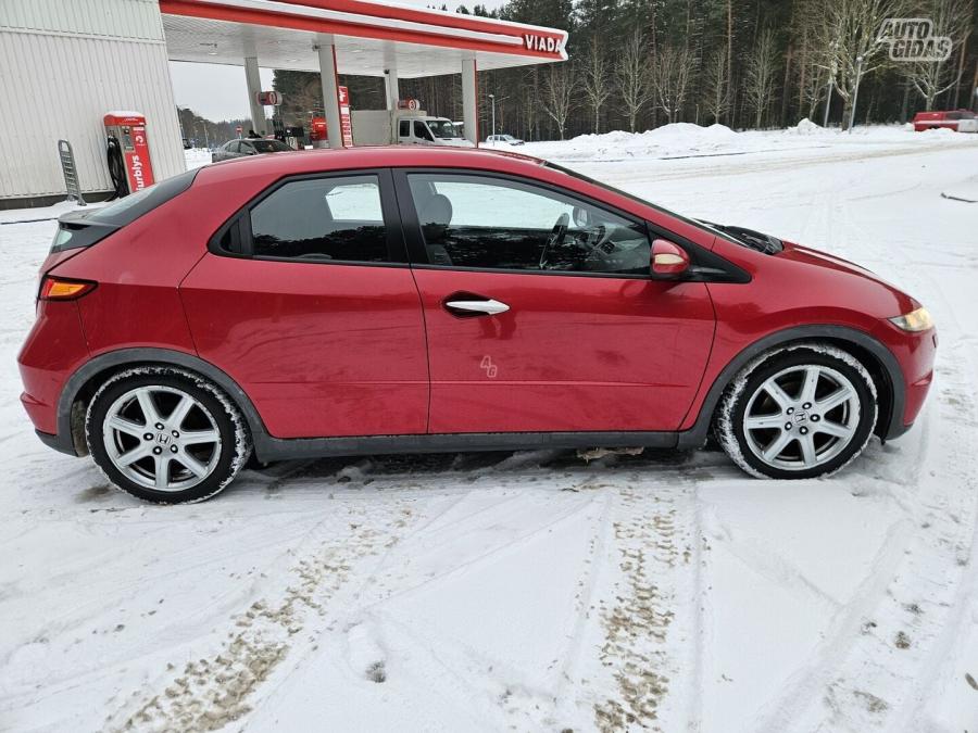 Honda Civic 2007 in Ignalina, with an engine capacity of 1.80 L and mileage of 260 thousand km for 850 €, photo 3 on AUTOMOTO.COM.LV