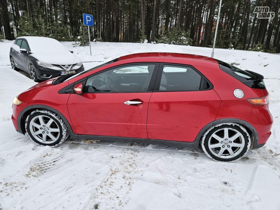 Honda Civic 2007 in Ignalina, with an engine capacity of 1.80 L and mileage of 260 thousand km for 850 €, photo 6 on AUTOMOTO.COM.LV