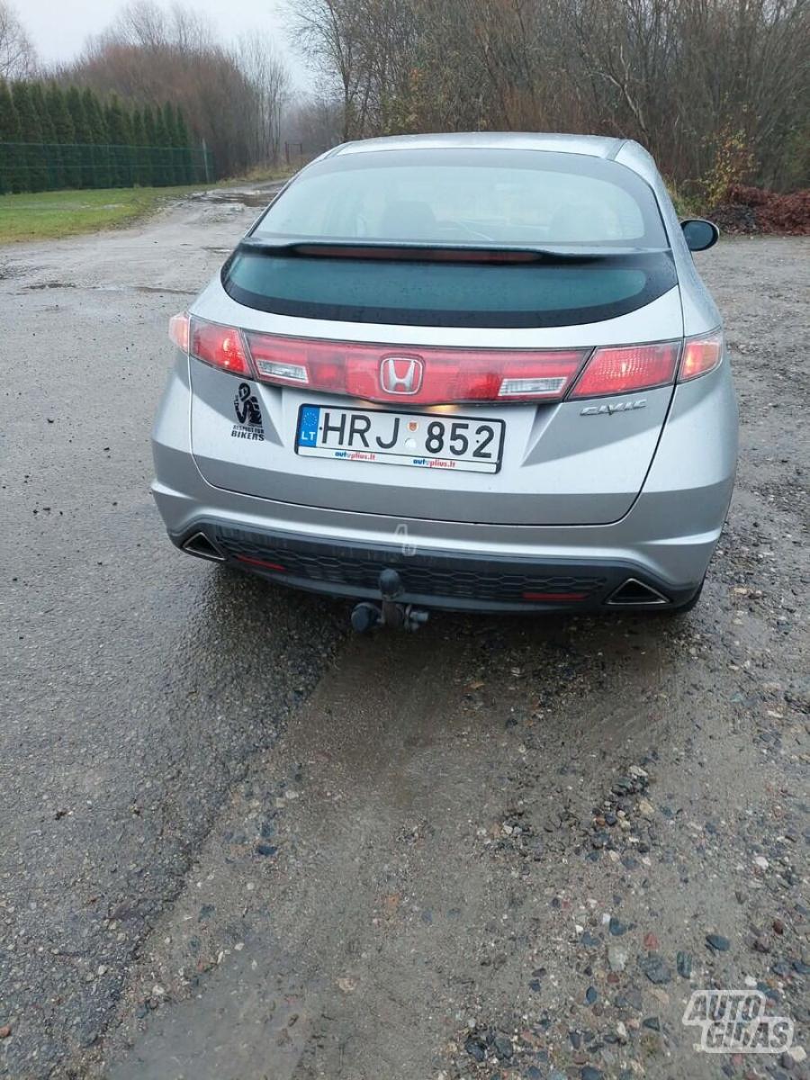 Honda Civic 2007 in Kretinga, with an engine capacity of 2.20 L and mileage of 290 thousand km for 2100 €, photo 7 on AUTOMOTO.COM.LV