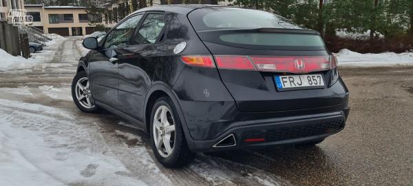 Honda Civic 2007 in Vilnius, with an engine capacity of 2.20 L and mileage of 287 thousand km for 2250 €, photo 4 on AUTOMOTO.COM.LV