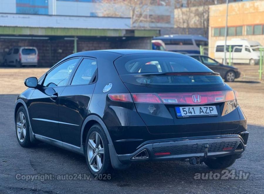 Honda Civic 2007 Narva, ar dzinēja tilpumu 1.80 L un nobraukumu 285 tūkst. km par 1490 €, foto 4 vietnē AUTOMOTO.COM.LV