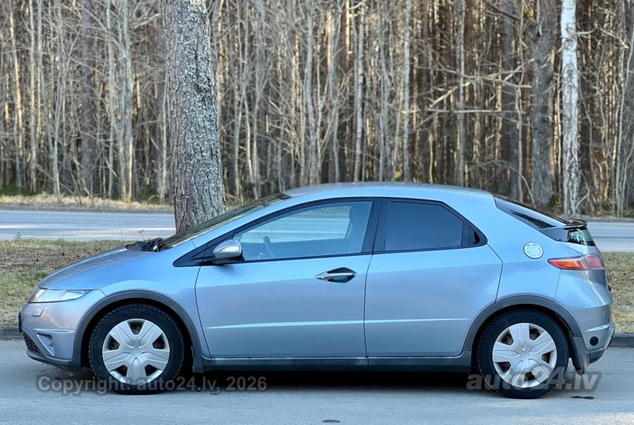 Honda Civic 2007 in Tallinn, with an engine capacity of 1.80 L and mileage of 242 thousand km for 1690 €, photo 5 on AUTOMOTO.COM.LV