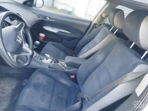 Honda Civic 2007 in Vilnius, with an engine capacity of 1.80 L and mileage of 311 thousand km for 1000 €, photo 9 on AUTOMOTO.COM.LV
