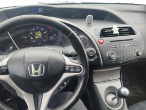 Honda Civic 2007 in Vilnius, with an engine capacity of 1.80 L and mileage of 311 thousand km for 1000 €, photo 10 on AUTOMOTO.COM.LV