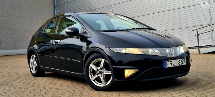 Honda Civic 2007 in Vilnius, with an engine capacity of 2.20 L and mileage of 287 thousand km for 1850 €, photo 3 on AUTOMOTO.COM.LV