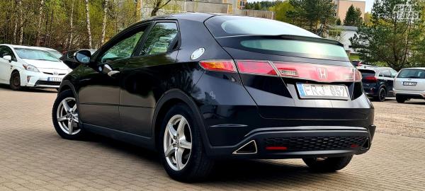 Honda Civic 2007 in Vilnius, with an engine capacity of 2.20 L and mileage of 287 thousand km for 1850 €, photo 3 on AUTOMOTO.COM.LV