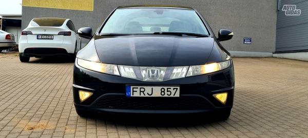 Honda Civic 2007 in Vilnius, with an engine capacity of 2.20 L and mileage of 287 thousand km for 1850 €, photo 8 on AUTOMOTO.COM.LV