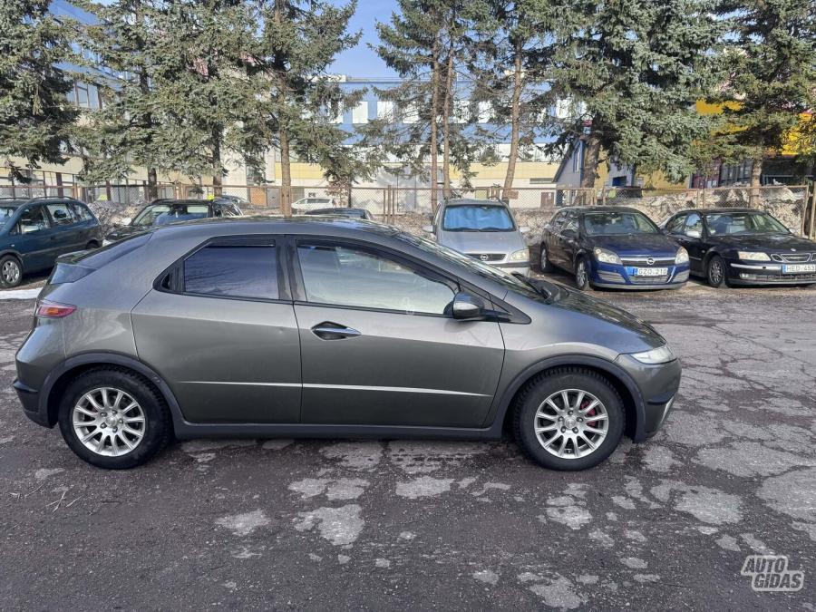 Honda Civic 2007 in Klaipeda, with an engine capacity of 2.20 L and mileage of 210 thousand km for 1850 €, photo 6 on AUTOMOTO.COM.LV
