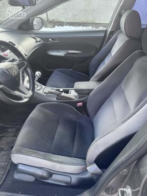 Honda Civic 2007 in Klaipeda, with an engine capacity of 2.20 L and mileage of 210 thousand km for 1850 €, photo 10 on AUTOMOTO.COM.LV
