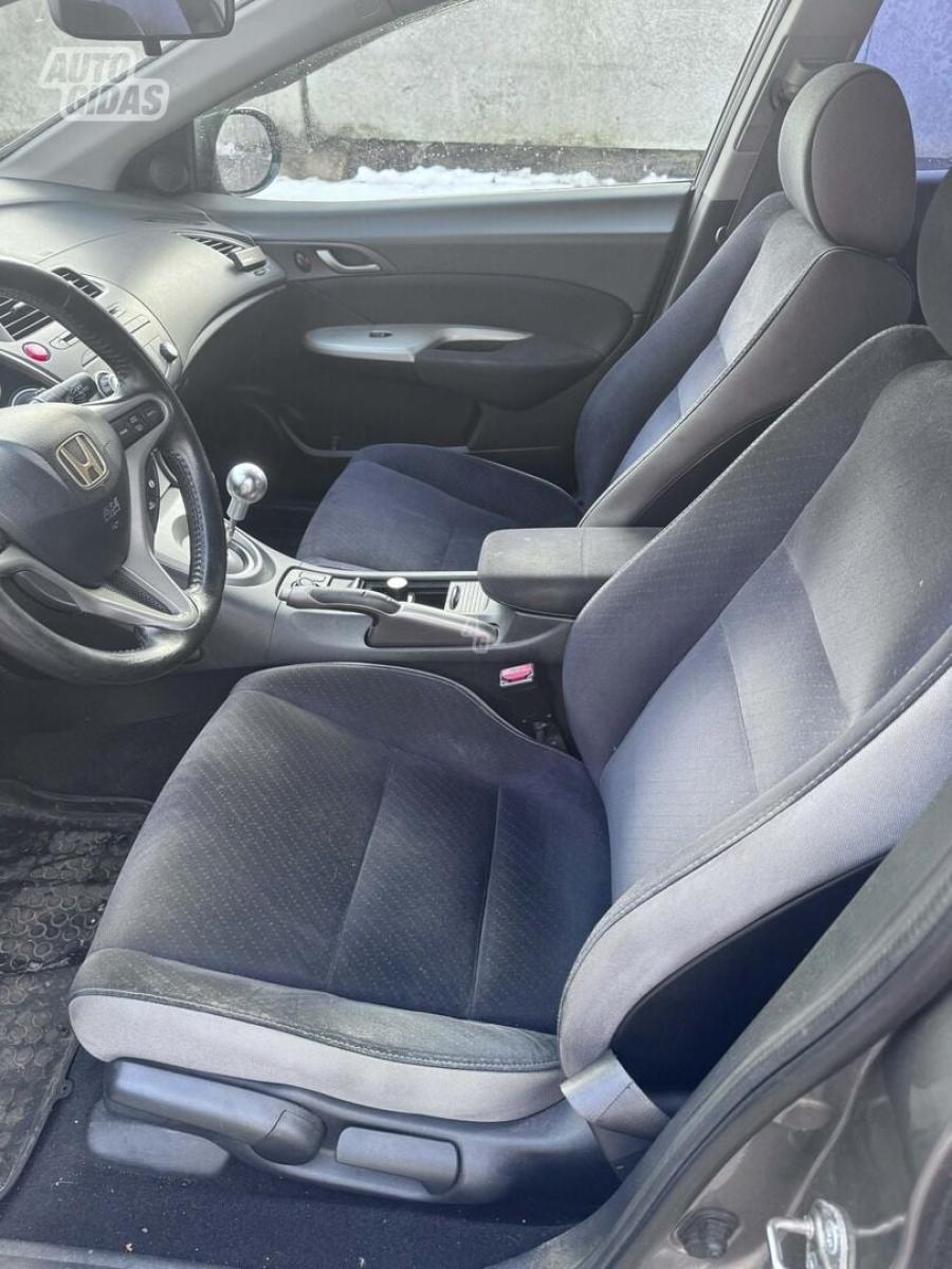 Honda Civic 2007 in Klaipeda, with an engine capacity of 2.20 L and mileage of 210 thousand km for 1850 €, photo 10 on AUTOMOTO.COM.LV