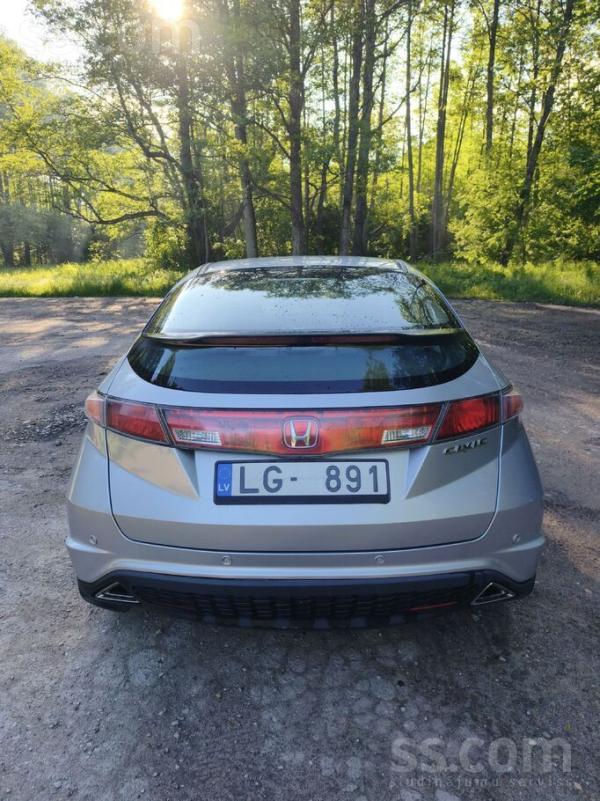 Honda Civic 2007 Liepāja, ar dzinēja tilpumu 1.80 L un nobraukumu 246 tūkst. km par 1800 €, foto 6 vietnē AUTOMOTO.COM.LV