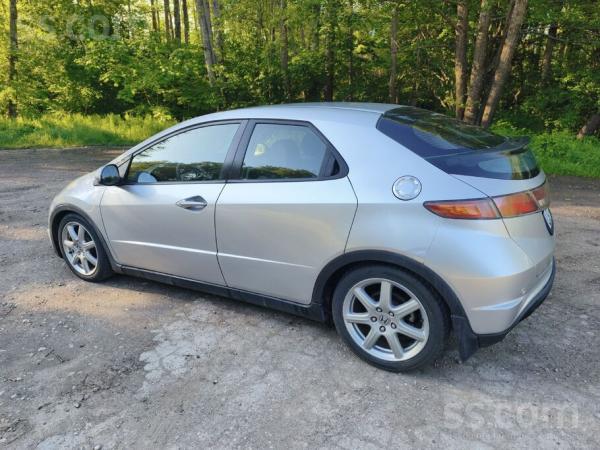 Honda Civic 2007 Liepāja, ar dzinēja tilpumu 1.80 L un nobraukumu 246 tūkst. km par 1800 €, foto 7 vietnē AUTOMOTO.COM.LV
