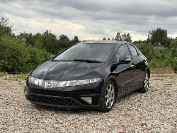 Honda Civic 2007 in Vilnius, with an engine capacity of 2.20 L and mileage of 360 thousand km for 1750 €, photo 1 on AUTOMOTO.COM.LV