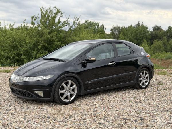 Honda Civic 2007 in Vilnius, with an engine capacity of 2.20 L and mileage of 360 thousand km for 1750 €, photo 2 on AUTOMOTO.COM.LV