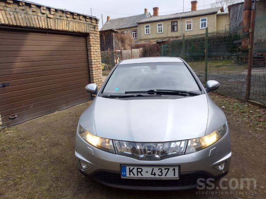 Honda Civic 2007 in Tukums, with an engine capacity of 1.80 L and mileage of 337 thousand km for 1900 €, photo 1 on AUTOMOTO.COM.LV