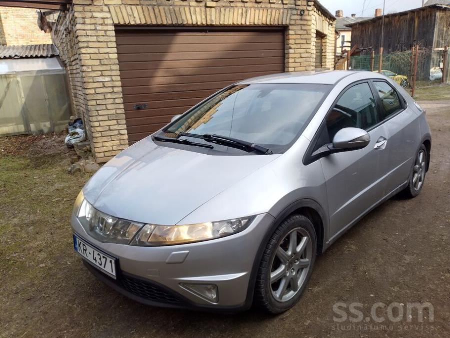 Honda Civic 2007 in Tukums, with an engine capacity of 1.80 L and mileage of 337 thousand km for 1900 €, photo 4 on AUTOMOTO.COM.LV