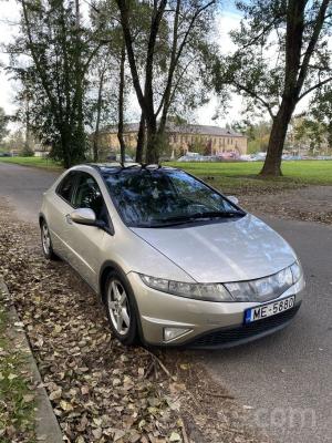 Honda Civic 2007 in Riga, with an engine capacity of 1.80 L and mileage of 210 thousand km for 2000 €, photo 5 on AUTOMOTO.COM.LV