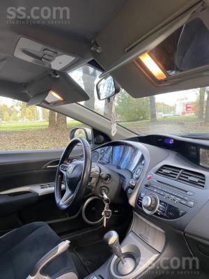 Honda Civic 2007 in Riga, with an engine capacity of 1.80 L and mileage of 210 thousand km for 2000 €, photo 9 on AUTOMOTO.COM.LV