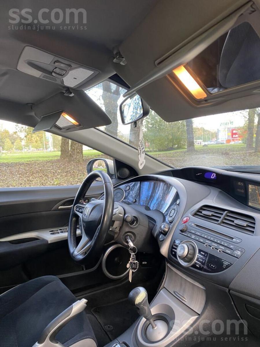 Honda Civic 2007 in Riga, with an engine capacity of 1.80 L and mileage of 210 thousand km for 2000 €, photo 9 on AUTOMOTO.COM.LV