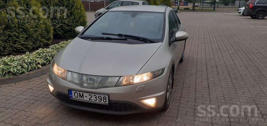 Honda Civic 2007 Rīga, ar dzinēja tilpumu 1.80 L un nobraukumu 293 tūkst. km par 1445 €, foto 7 vietnē AUTOMOTO.COM.LV