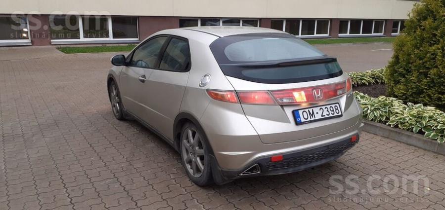 Honda Civic 2007 Rīga, ar dzinēja tilpumu 1.80 L un nobraukumu 293 tūkst. km par 1445 €, foto 8 vietnē AUTOMOTO.COM.LV