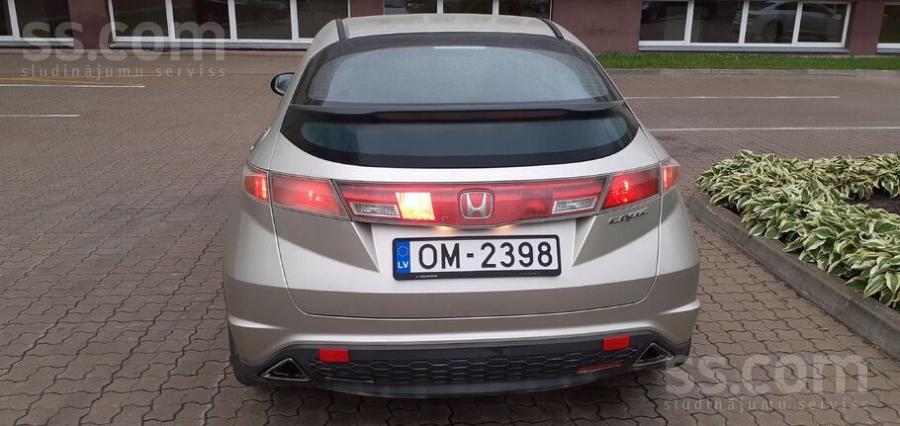 Honda Civic 2007 Rīga, ar dzinēja tilpumu 1.80 L un nobraukumu 293 tūkst. km par 1445 €, foto 9 vietnē AUTOMOTO.COM.LV