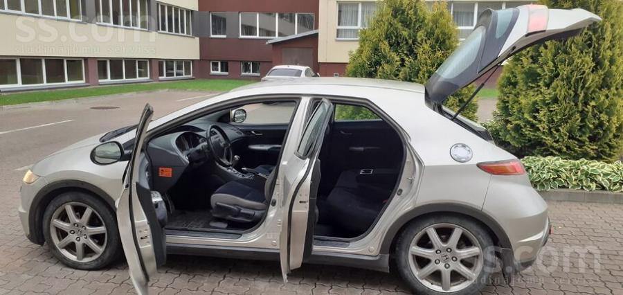 Honda Civic 2007 Rīga, ar dzinēja tilpumu 1.80 L un nobraukumu 293 tūkst. km par 1445 €, foto 11 vietnē AUTOMOTO.COM.LV