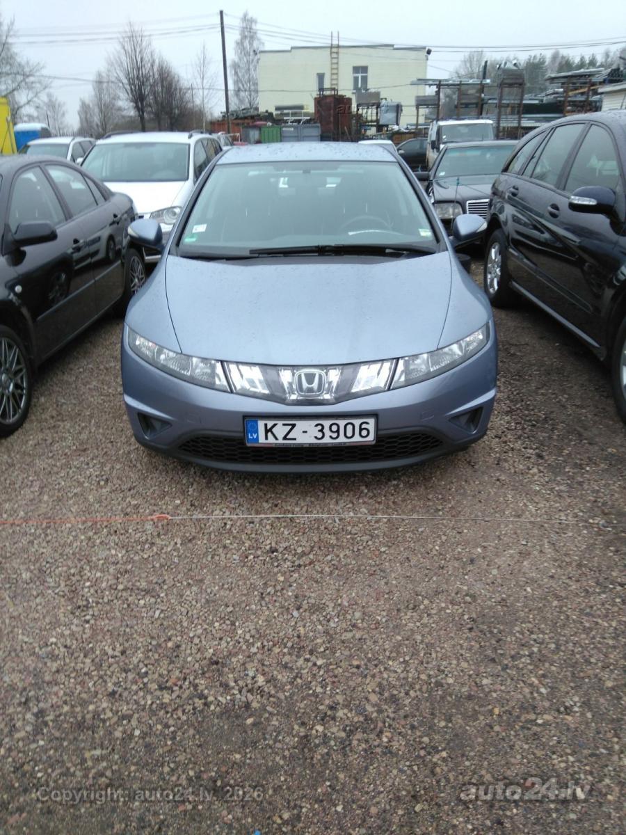 Honda Civic 2007 in Preili, with an engine capacity of 2.20 L and mileage of 297 thousand km for 800 €, photo 3 on AUTOMOTO.COM.LV