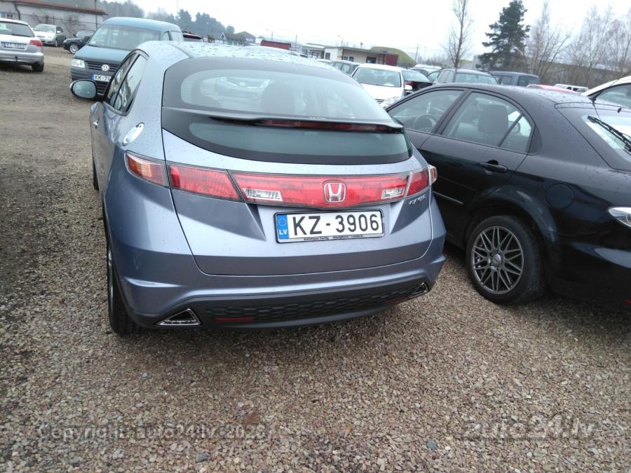 Honda Civic 2007 in Preili, with an engine capacity of 2.20 L and mileage of 297 thousand km for 800 €, photo 6 on AUTOMOTO.COM.LV