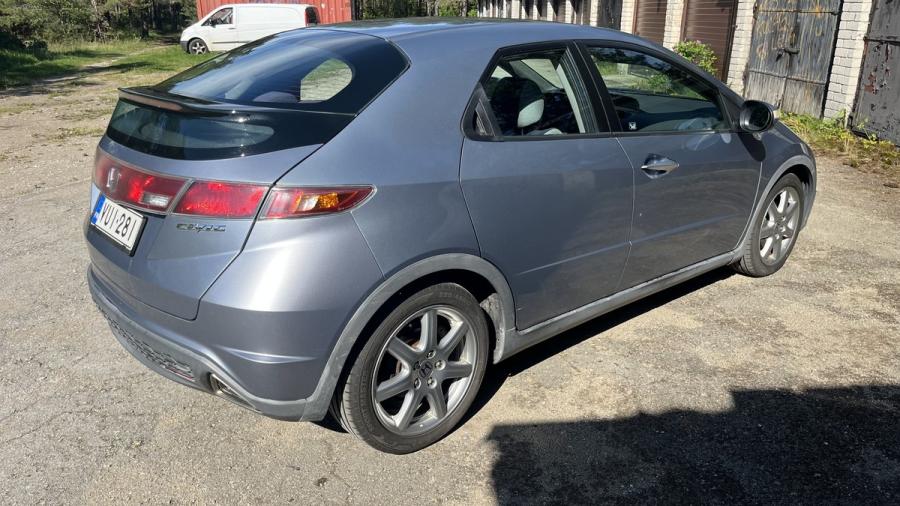 Honda Civic 2007 Tallina, ar dzinēja tilpumu 1.80 L un nobraukumu 327 tūkst. km par 2000 €, foto 19 vietnē AUTOMOTO.COM.LV