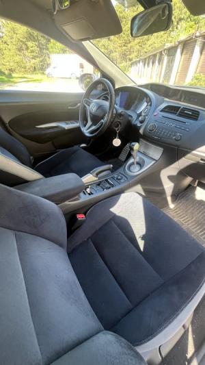 Honda Civic 2007 Tallina, ar dzinēja tilpumu 1.80 L un nobraukumu 327 tūkst. km par 2000 €, foto 23 vietnē AUTOMOTO.COM.LV