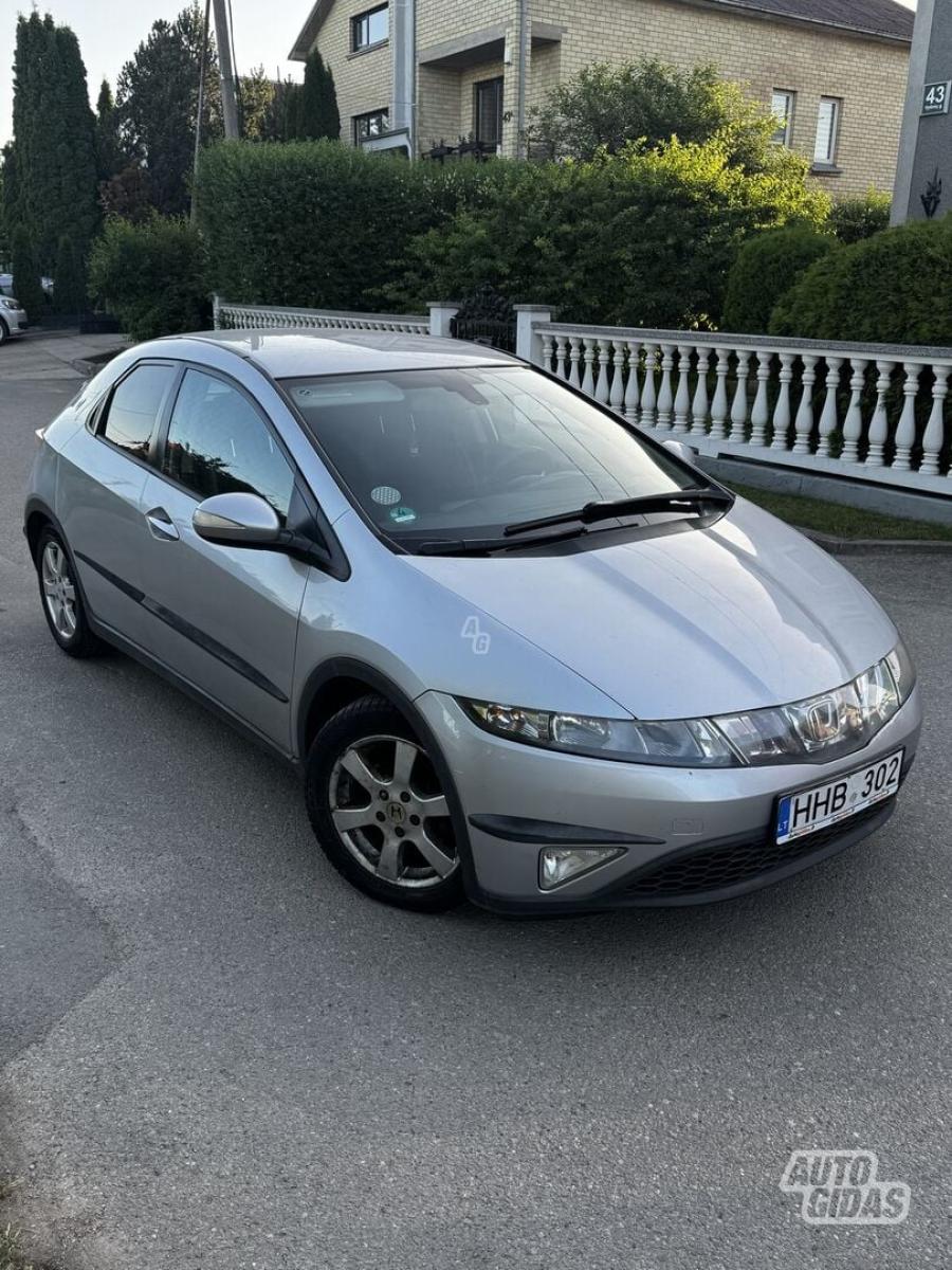 Honda Civic 2007 in Siauliai, with an engine capacity of 2.20 L and mileage of 400 thousand km for 1650 €, photo 3 on AUTOMOTO.COM.LV