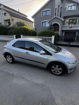 Honda Civic 2007 in Siauliai, with an engine capacity of 2.20 L and mileage of 400 thousand km for 1650 €, photo 4 on AUTOMOTO.COM.LV