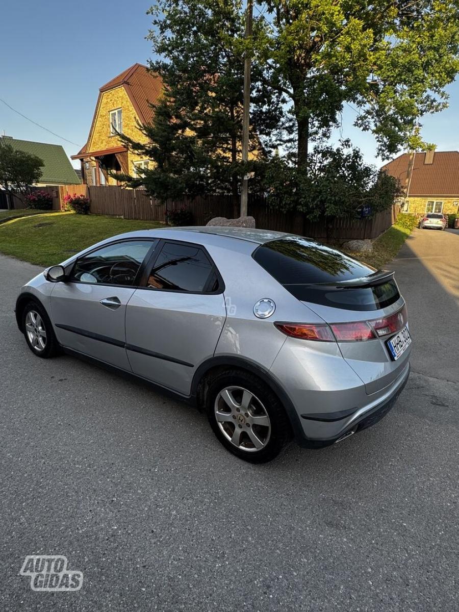 Honda Civic 2007 in Siauliai, with an engine capacity of 2.20 L and mileage of 400 thousand km for 1650 €, photo 7 on AUTOMOTO.COM.LV