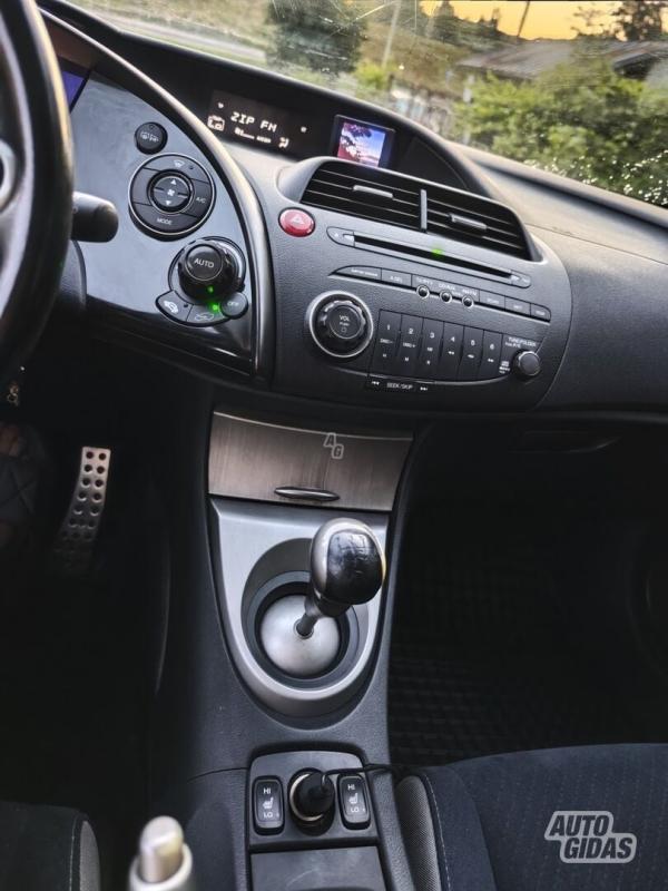 Honda Civic 2007 Viļņa, ar dzinēja tilpumu 1.80 L un nobraukumu 187 tūkst. km par 750 €, foto 7 vietnē AUTOMOTO.COM.LV