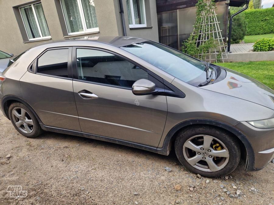 Honda Civic 2007 Klaipėda, ar dzinēja tilpumu 2.20 L un nobraukumu 227 tūkst. km par 800 €, foto 4 vietnē AUTOMOTO.COM.LV