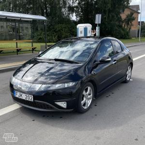 Honda Civic 2007 Šauļi, ar dzinēja tilpumu 1.80 L un nobraukumu 140 tūkst. km par 1599 €, foto  vietnē AUTOMOTO.COM.LV