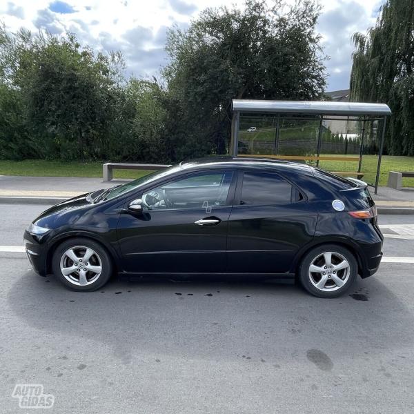 Honda Civic 2007 Šauļi, ar dzinēja tilpumu 1.80 L un nobraukumu 140 tūkst. km par 1599 €, foto 2 vietnē AUTOMOTO.COM.LV