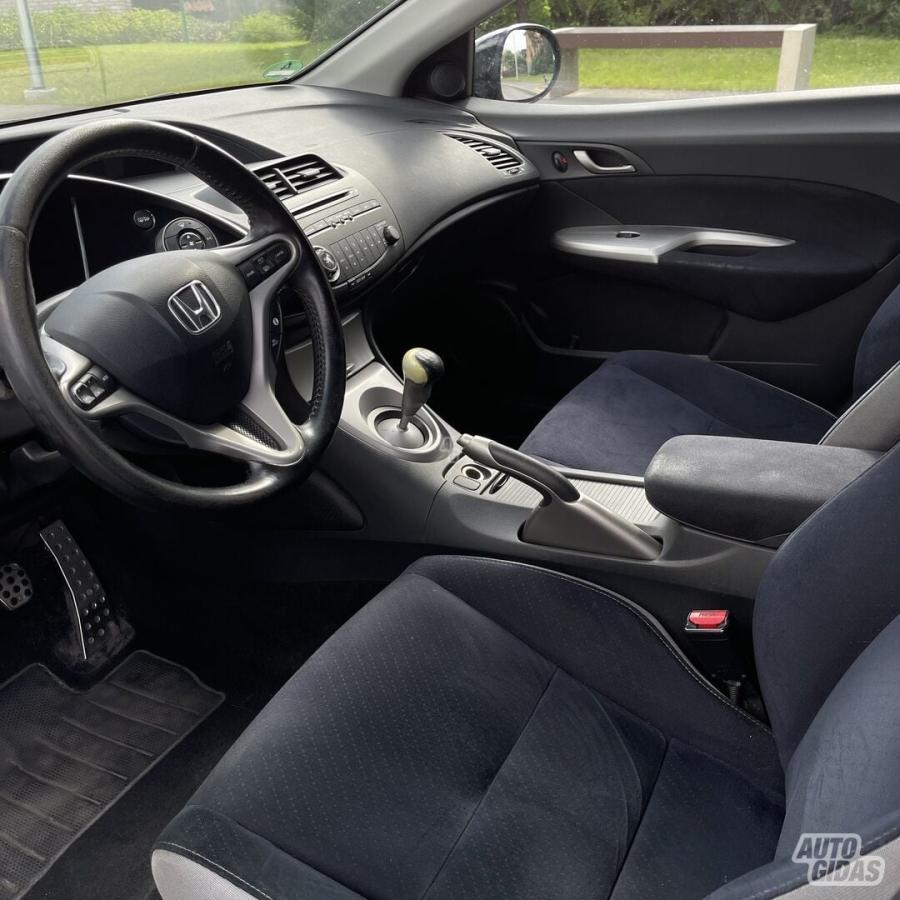 Honda Civic 2007 Šauļi, ar dzinēja tilpumu 1.80 L un nobraukumu 140 tūkst. km par 1599 €, foto 14 vietnē AUTOMOTO.COM.LV