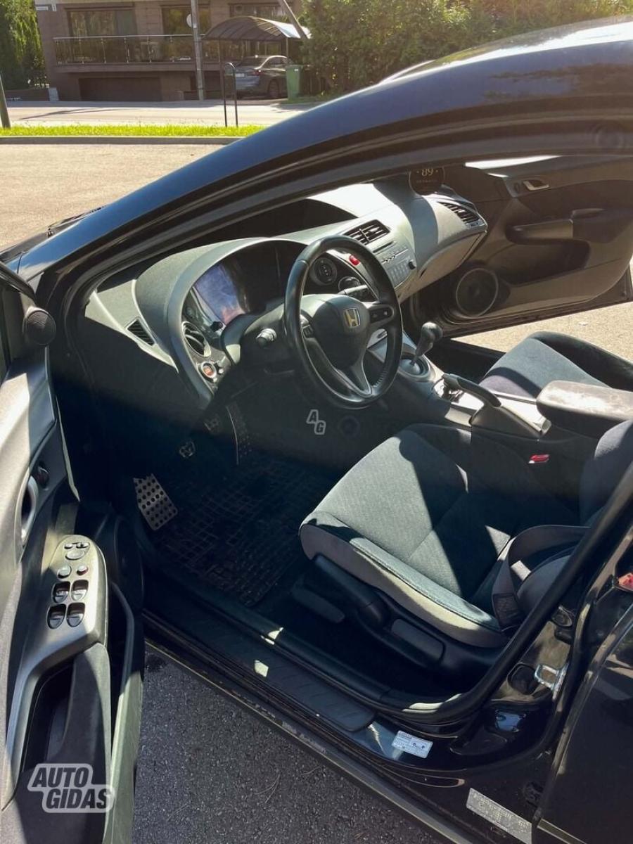 Honda Civic 2007 Kauņa, ar dzinēja tilpumu 1.30 L un nobraukumu 253 tūkst. km par 2300 €, foto 7 vietnē AUTOMOTO.COM.LV
