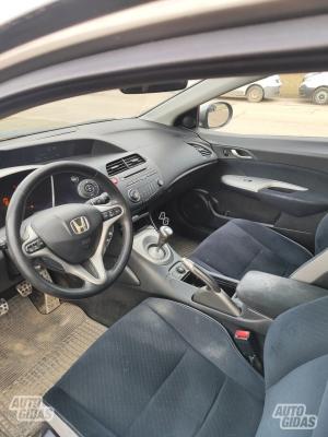 Honda Civic 2007 Viļņa, ar dzinēja tilpumu 2.20 L un nobraukumu 280 tūkst. km par 650 €, foto 3 vietnē AUTOMOTO.COM.LV