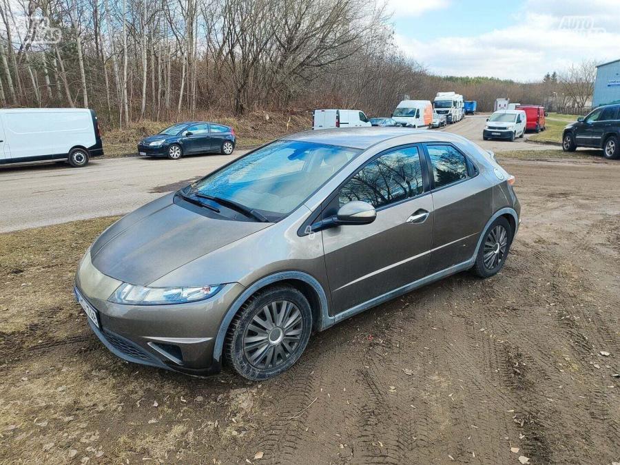 Honda Civic 2007 Viļņa, ar dzinēja tilpumu 2.20 L un nobraukumu 280 tūkst. km par 650 €, foto 7 vietnē AUTOMOTO.COM.LV