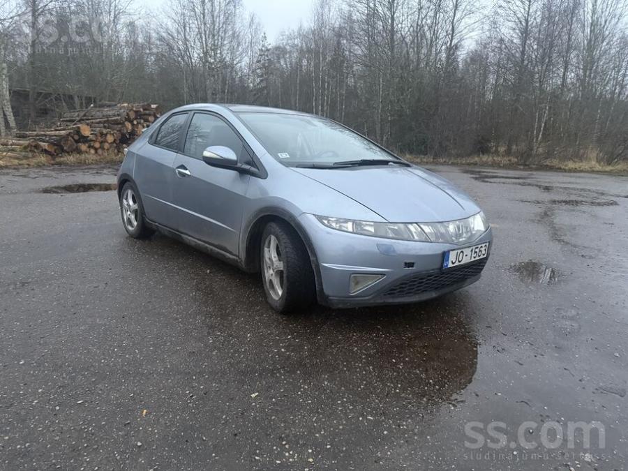 Honda Civic 2008 in Tukums, with an engine capacity of 2.20 L and mileage of 428 thousand km for 800 €, photo 3 on AUTOMOTO.COM.LV