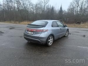 Honda Civic 2008 in Tukums, with an engine capacity of 2.20 L and mileage of 428 thousand km for 800 €, photo 4 on AUTOMOTO.COM.LV
