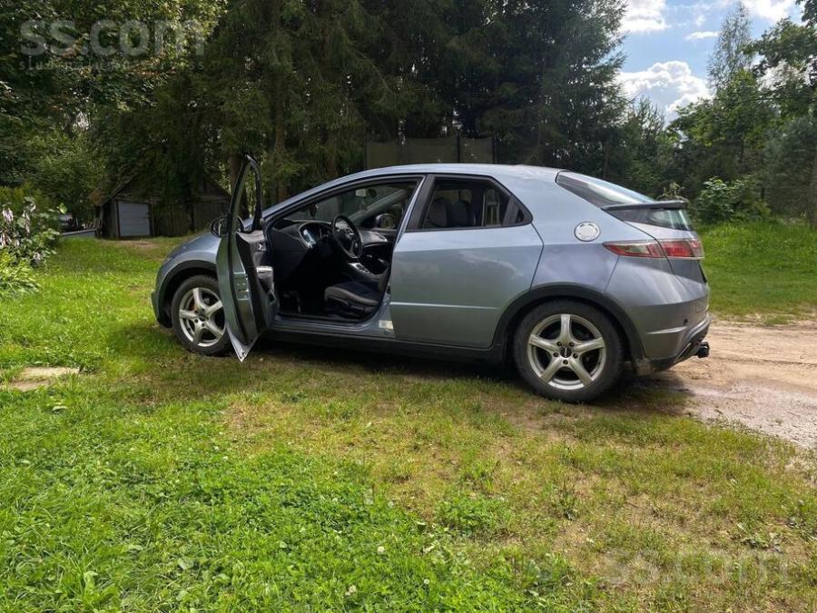 Honda Civic 2008 in Rezekne, with an engine capacity of 2.20 L and mileage of 448 thousand km for 1550 €, photo 4 on AUTOMOTO.COM.LV