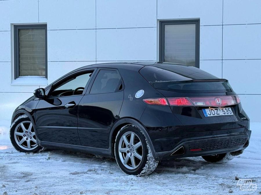 Honda Civic 2008 Kauņa, ar dzinēja tilpumu 2.20 L un nobraukumu 380 tūkst. km par 2000 €, foto 3 vietnē AUTOMOTO.COM.LV