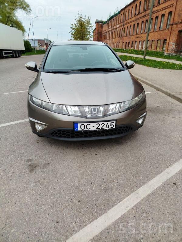 Honda Civic 2008 Daugavpils, ar dzinēja tilpumu 2.20 L un nobraukumu 300 tūkst. km par 2750 €, foto 3 vietnē AUTOMOTO.COM.LV
