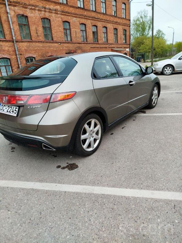 Honda Civic 2008 Daugavpils, ar dzinēja tilpumu 2.20 L un nobraukumu 300 tūkst. km par 2750 €, foto 7 vietnē AUTOMOTO.COM.LV