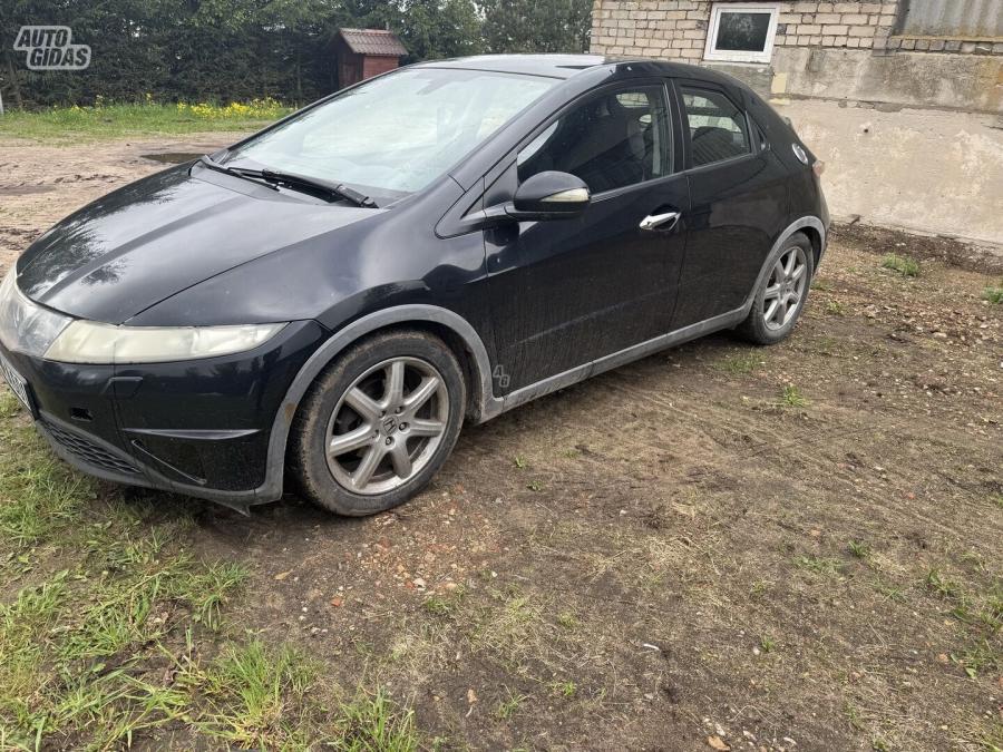 Honda Civic 2008 in Vilnius, with an engine capacity of 2.20 L and mileage of 331 thousand km for 1350 €, photo 6 on AUTOMOTO.COM.LV
